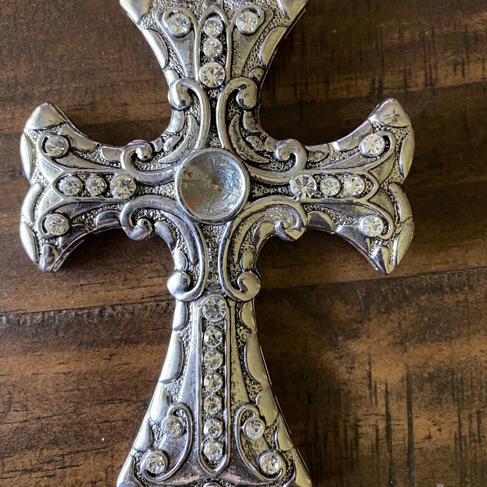 Magnetic Clasp Big Silver Cross Pendant - Gem